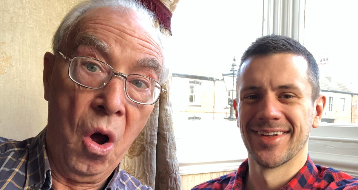 #115 Weekday With Bernie – Dining With Strangers